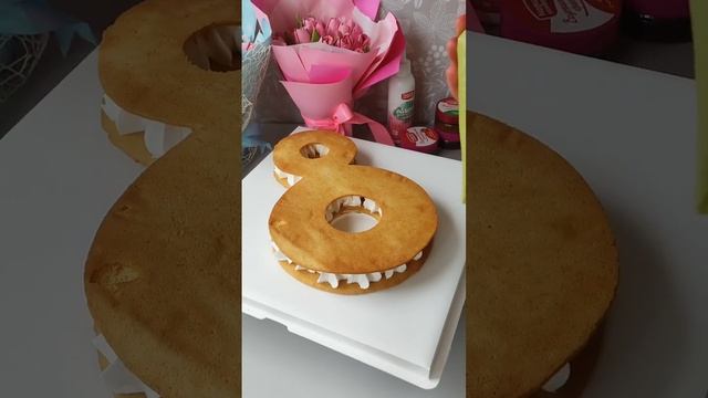 МК-ОФОРМЛЕНИЕ-ТОРТА К 8 МАРТА зефирными цветами от @vitalija_cake