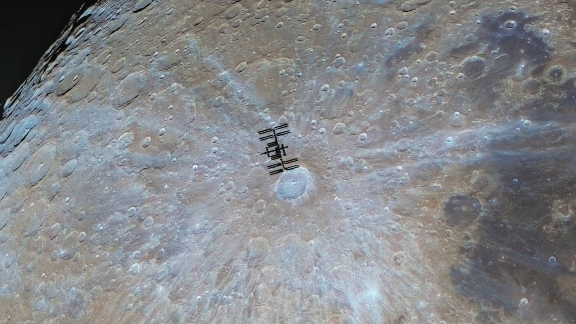 МКС на Луне