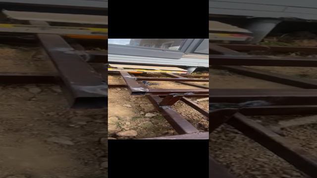 Монтаж доски RUSDECKING на свайном металлокаркасе. День 3. Выставление ступенек