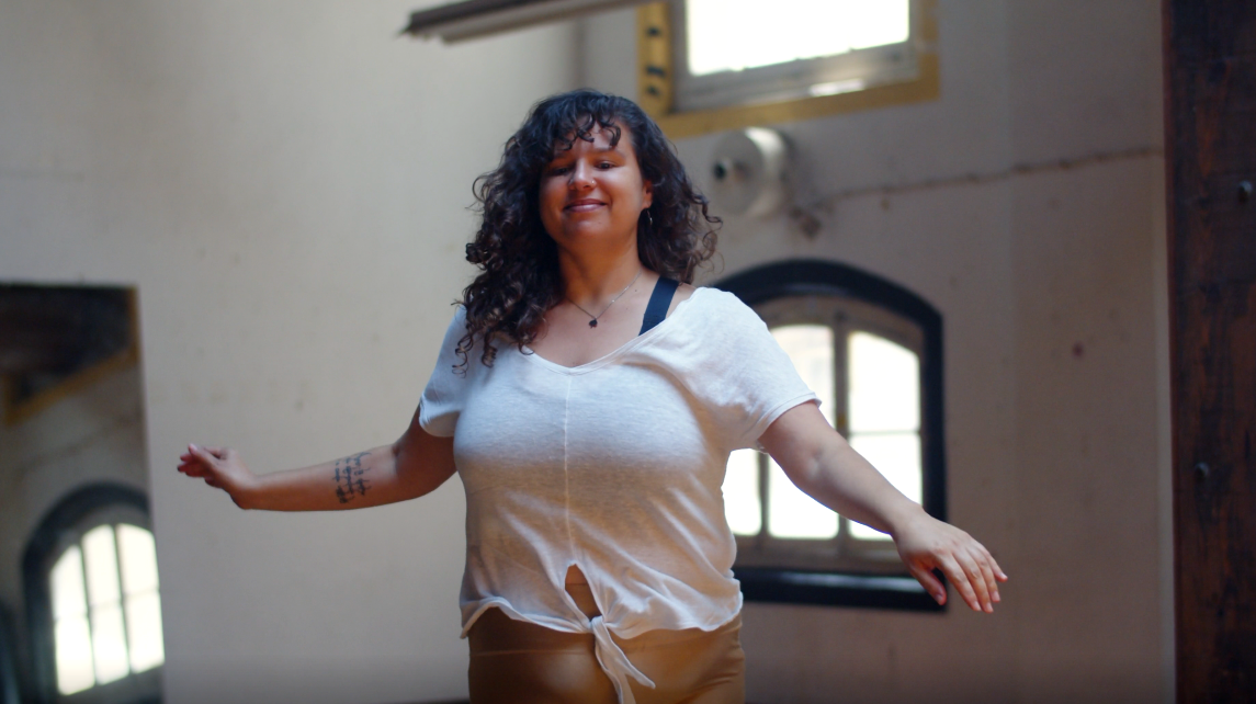 ТАНЕЦ ТОЛСТУШКИ!.mp4