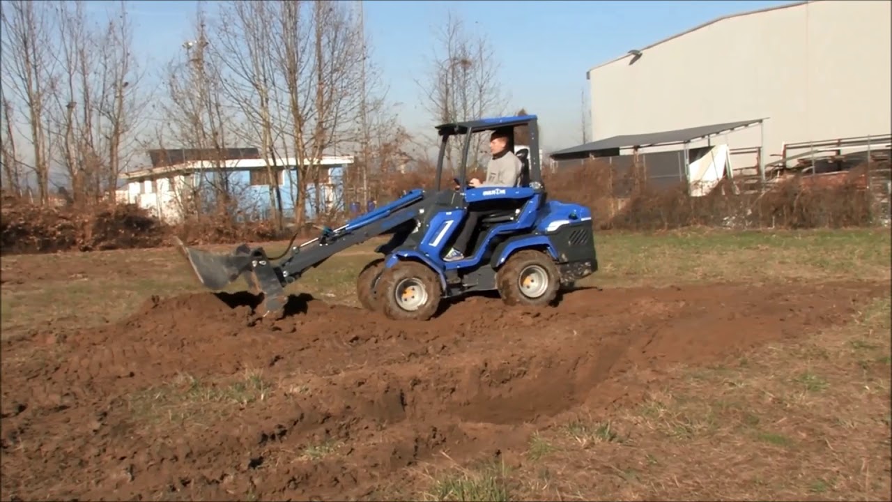 Челюстной ковш и ковш высокой выгрузки на минипогрузчике MultiOne.