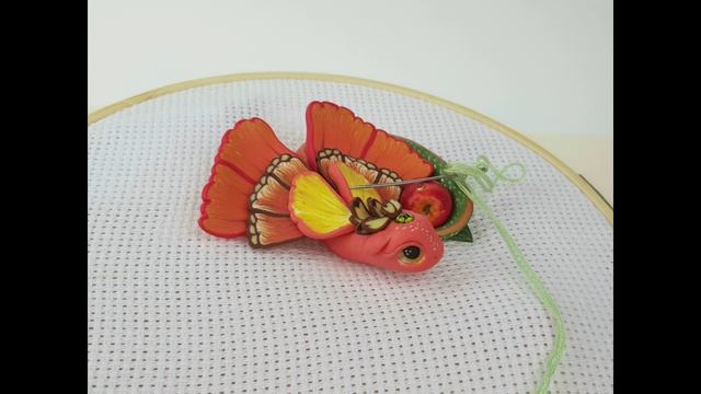 Игольница Магнит для вышивки крестиком "Маковое яблочко". Магнитный иглодержатель подарок AnneAlArt