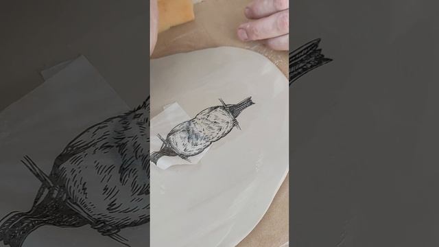 Как нанести подглазурную деколь