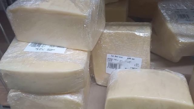 Магазин "Светофор": свежая горбуша, шпроты, ореховая смесь, конфеты "Коммунарка", оливки