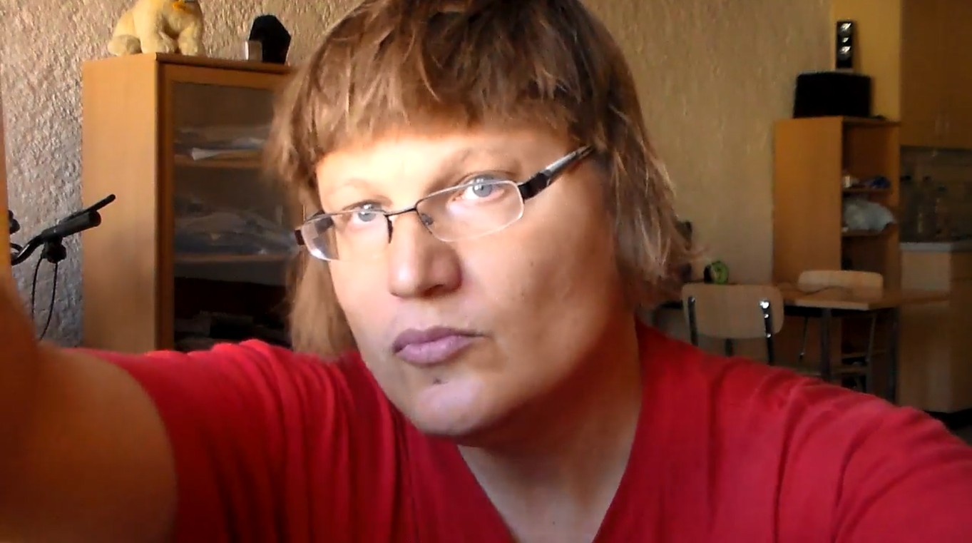 Pavlenski / Vers d'Alexander Kiriyatskiy - ÉG.