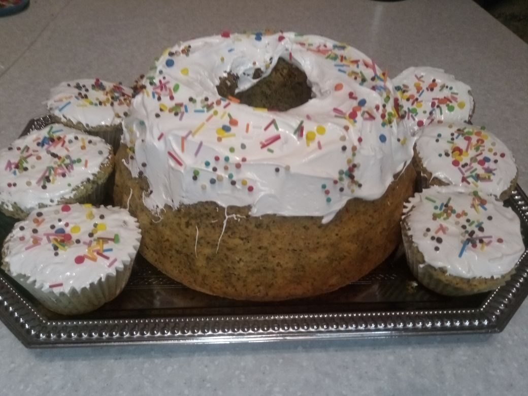 Пасхальный маковый кекс