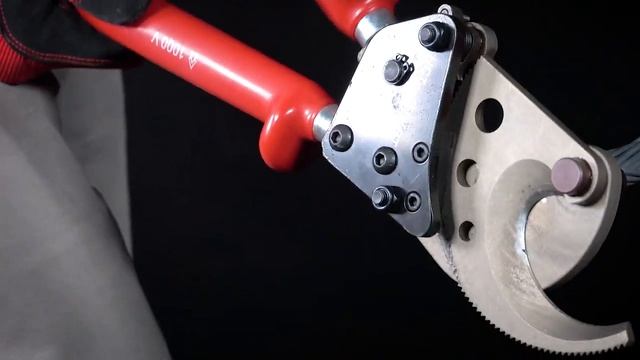 Ножницы секторные диэлектрические  НСТи-40 для резки кабелей, проводов АС, прутков, стальных цепей