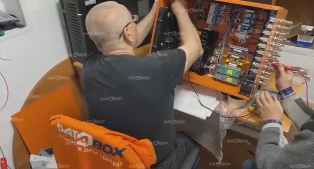 Сборка системы управления дата-центром и электрических щитов