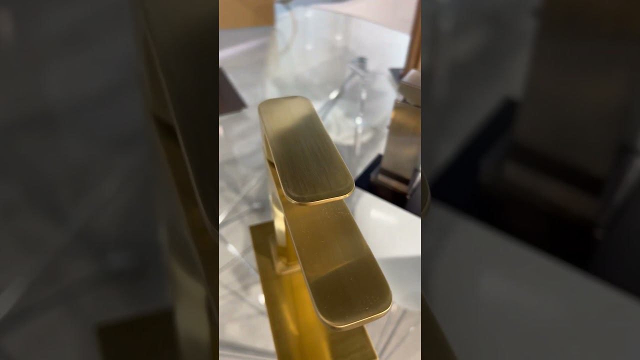 Образец цвета матовое золото M002