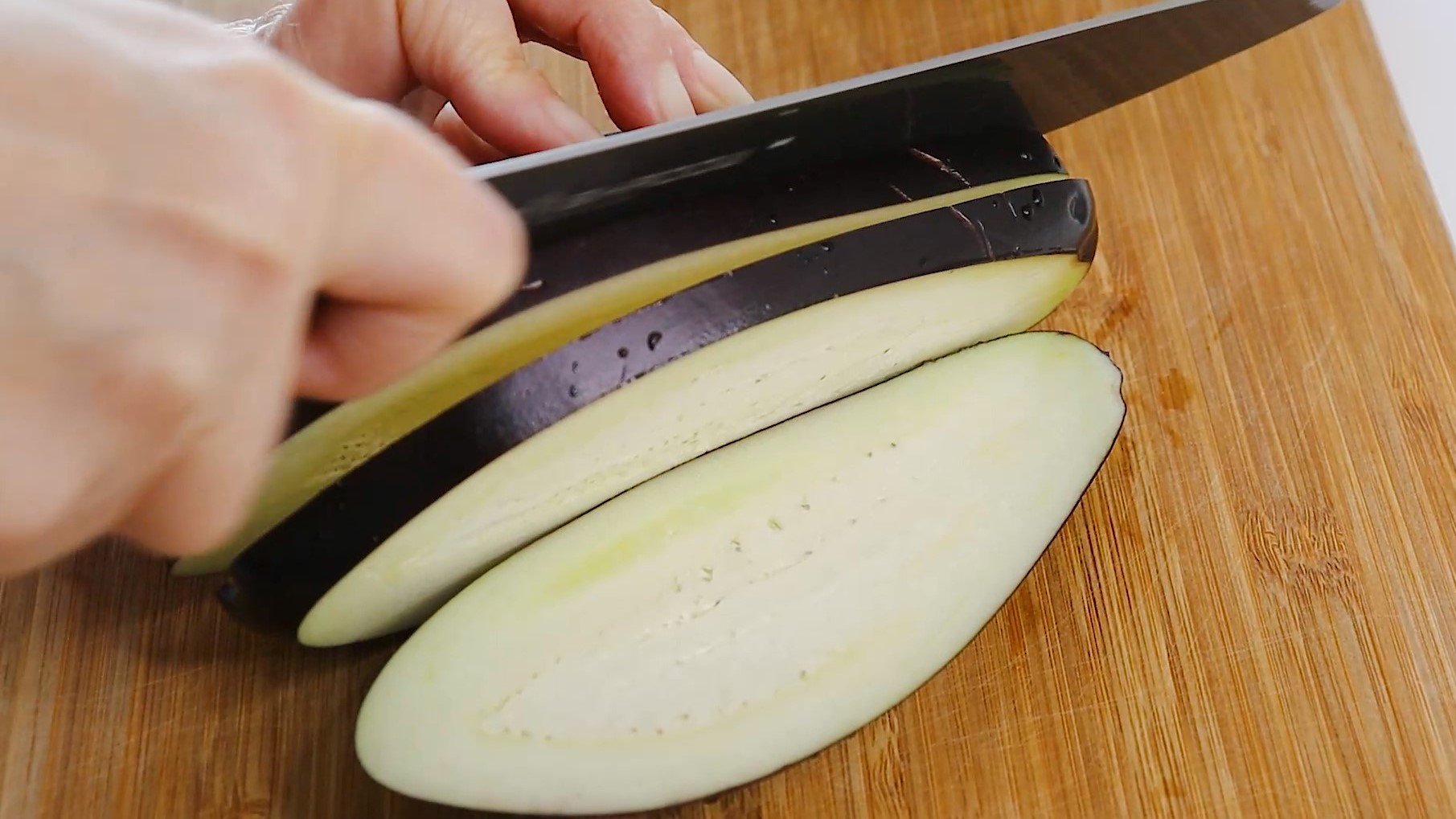 Гости будут просить рецепт этого салата из баклажанов ! Шикарный салат из баклажанов с овощами..