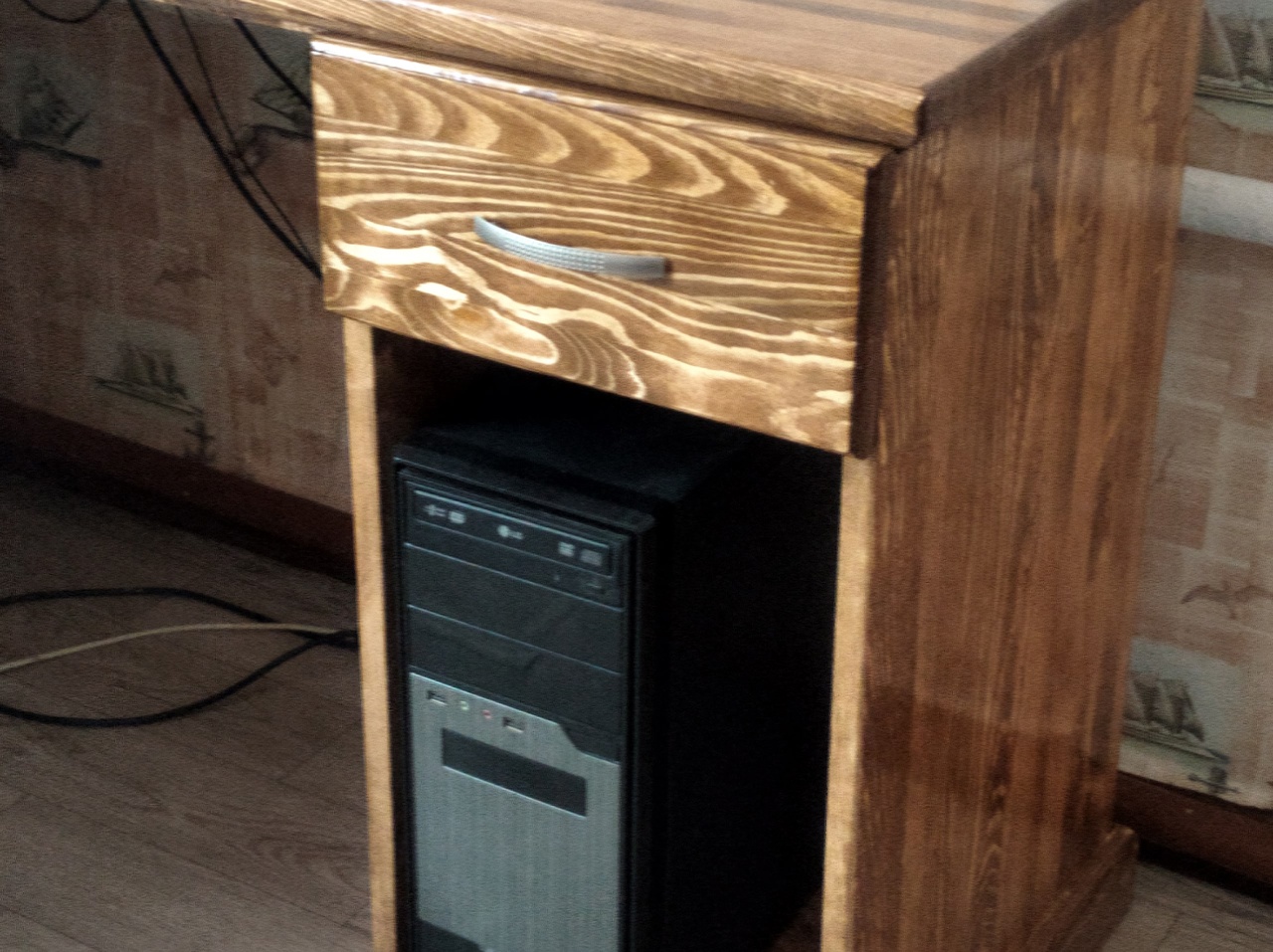 Завершение изготовления письменного стола. Часть 3.