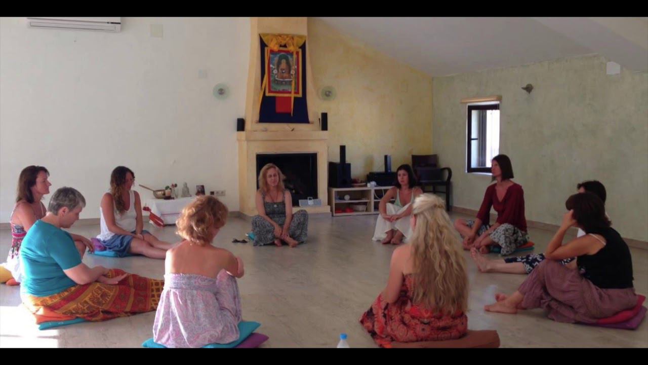 Возвращение к интуиции. Практика Присутствия с Юлией Лагун на женском ретрите.