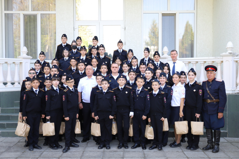 Министр внутренних дел по КБР Василий Павлов провел занятие в Северо-Кавказском институте повышения