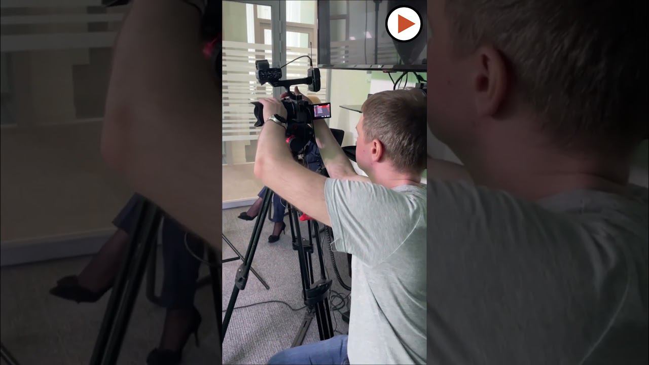 Снимаем лектора на хромакее.