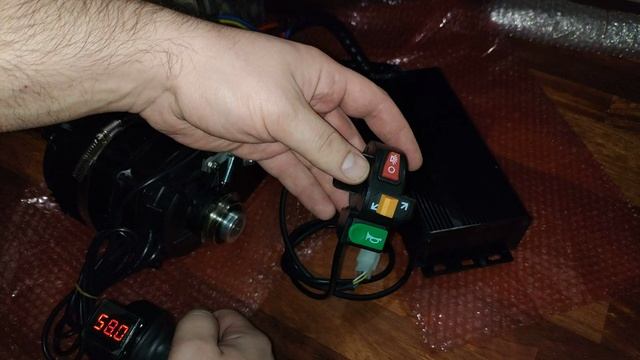 Cyclone 2-6 KWt, 80A controller 36-72V..mp4