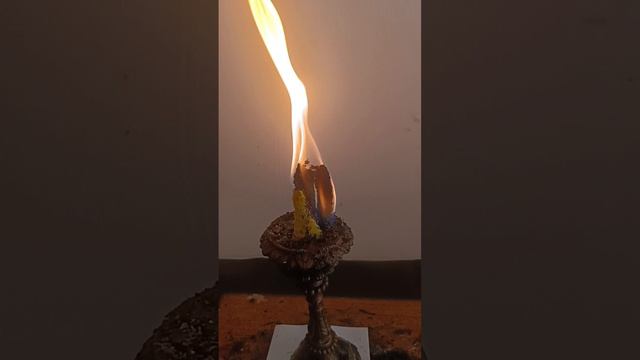 так горят магические свечи