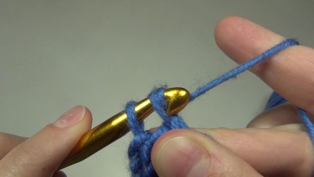 Урок 6.2 ЛЕВАЯ РУКА. Столбики с накидом в кольцо. Вязание крючком не глядя