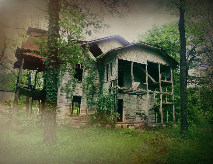 Заброшенная дача Вассермана в Дубовке (Воронеж)