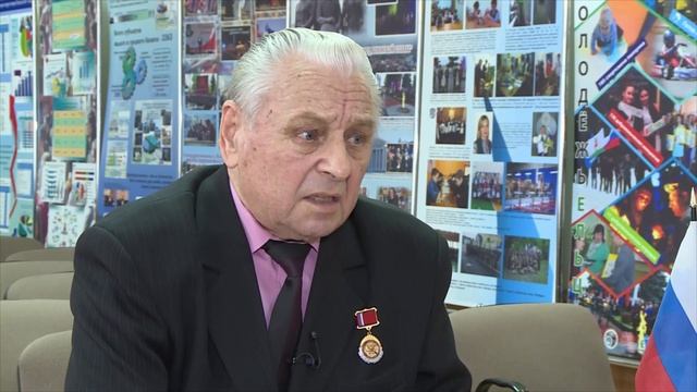 Александр Суров