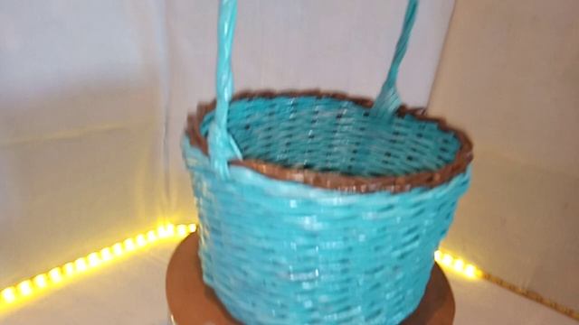 Вот что можно сплести из обыкновенной газеты!!.mp4