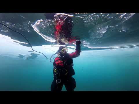 BAIKAL ICE DIVING