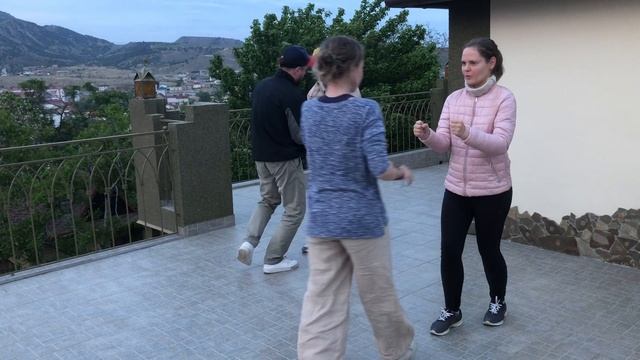 "Отпрыгивания" - базовое упражнение тайцзицюань на Упругость IMG_2292.MOV