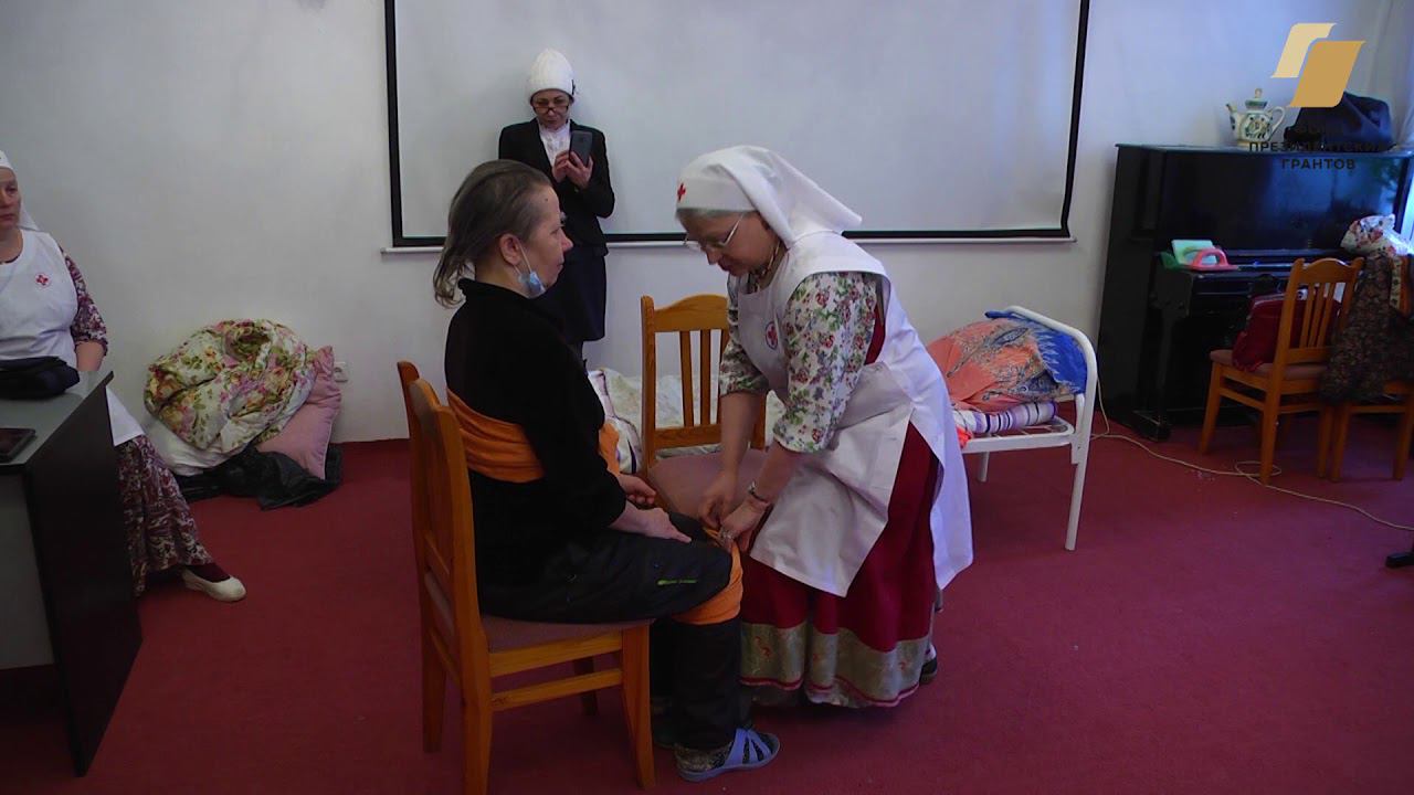 Как переместить лежачего пациента с кровати на другую поверхность