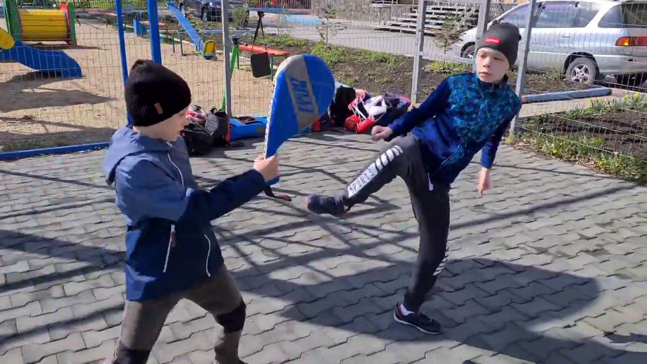 Отработка удержания ноги с обманным движением и переводом на нерио