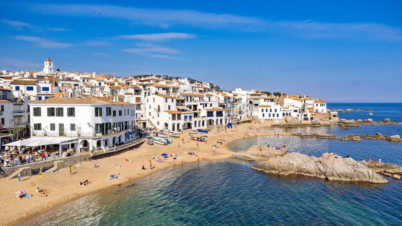 Калелья де Палафружель, Коста Брава, Испания. 01 мая 2022.