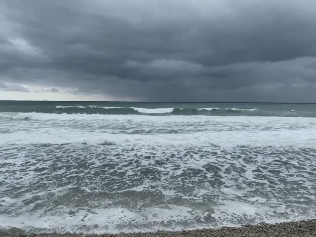 Море волнуется без вас.