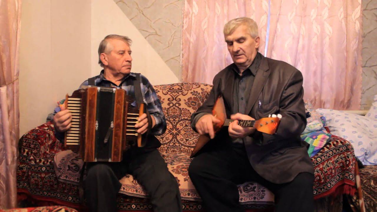 с.Частая Дубрава. Уваров В.А.. Игра на рояльной гармони.