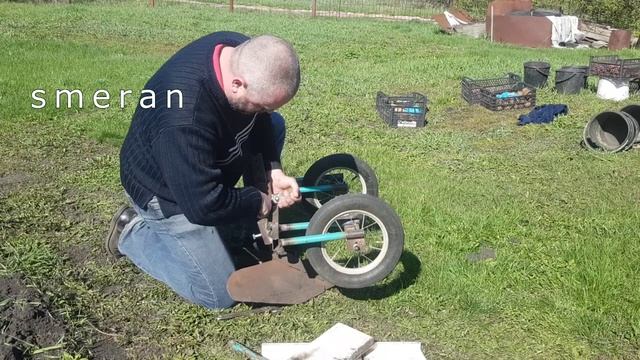 Сажалка картошки из того что нашлось