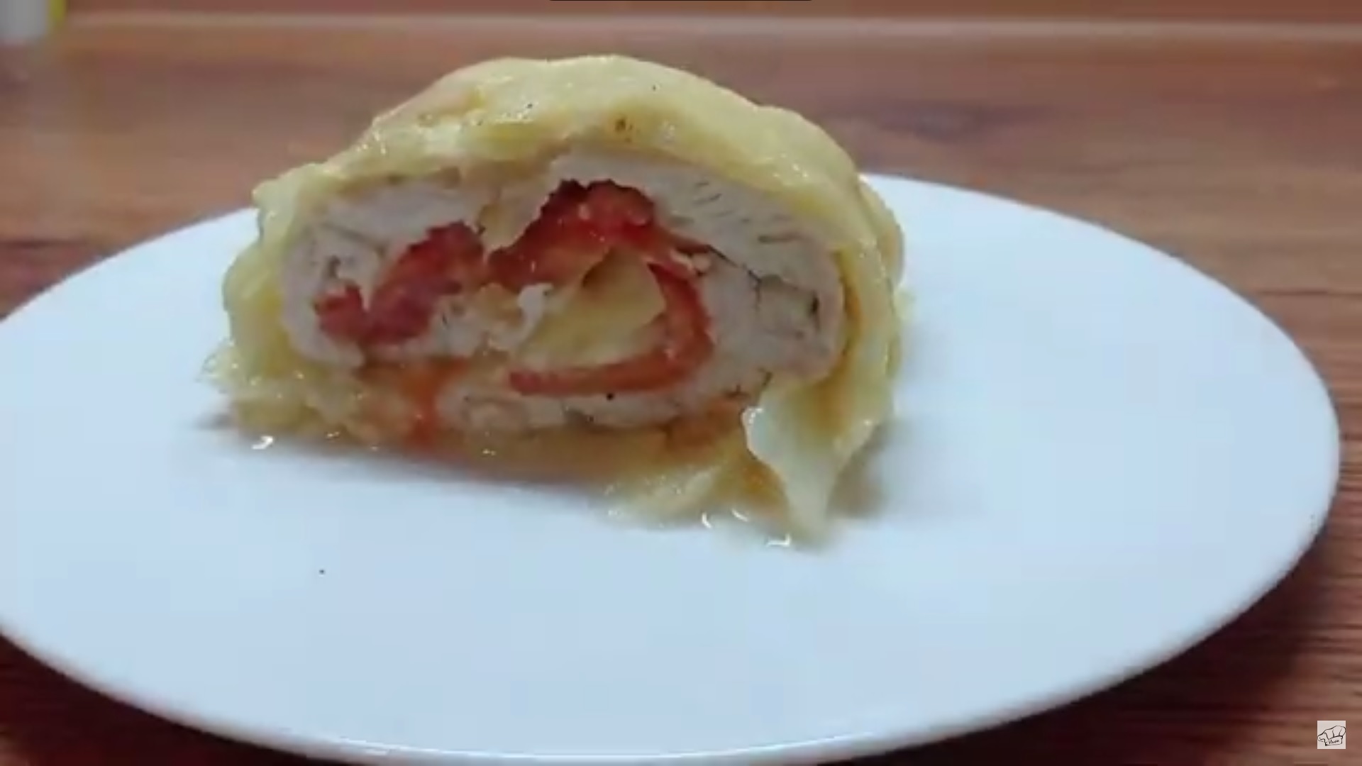 Рулет с курицей на ужин! Пальчики оближешь.