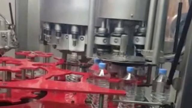 111/Линия розлива напитков 4000 бут в час тестовый запуск оборудования