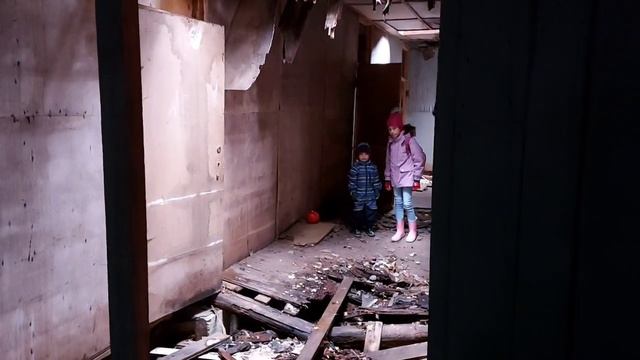 Хэллоуин-Halloween))) Заброшка в лесу или хижина маньяка!!! Страшная история_Horror...