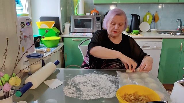 Пирожки салат