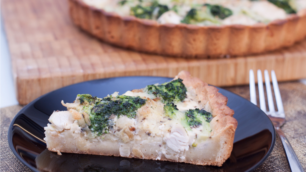 Киш с курицей и брокколи: гармония вкусов в каждом кусочке