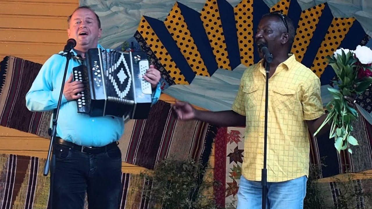 Охальники.Гармонь не огонь, а душу греет!!!!