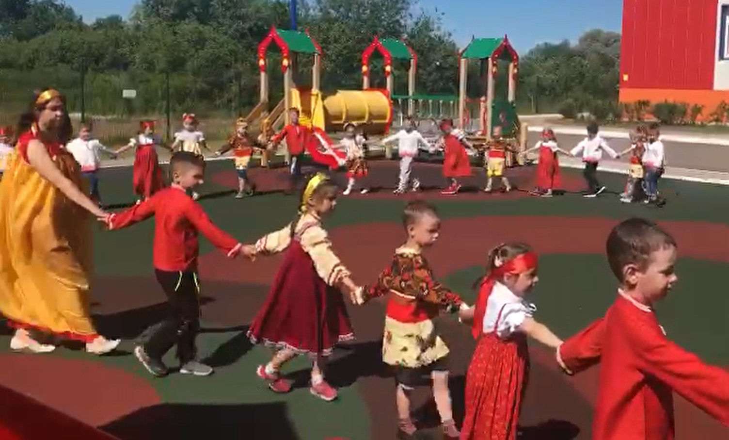 Девичьи заигрыши