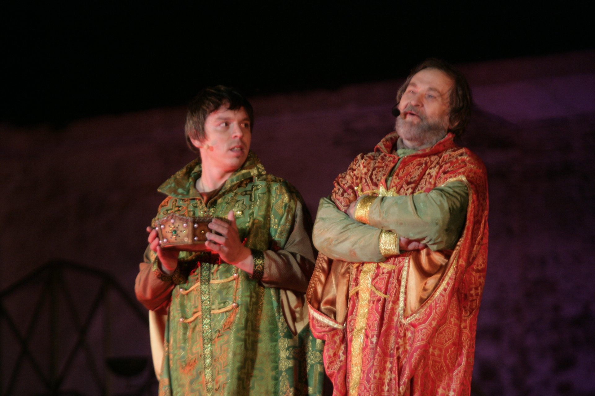 Спор за корону - "Сказание о Петре и Февронии", автор стихов Елена Лемехова, музыка Андрея Ильина.