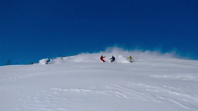 Коллективный спуск ребят под присмотром гидов :)