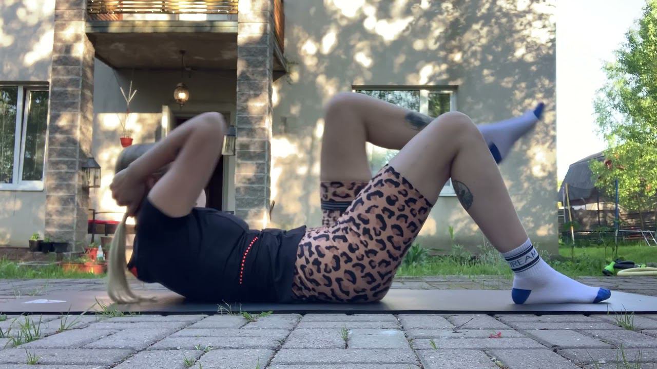 Скрестные сгибания корпуса к согнутым коленям (по одной стороне)