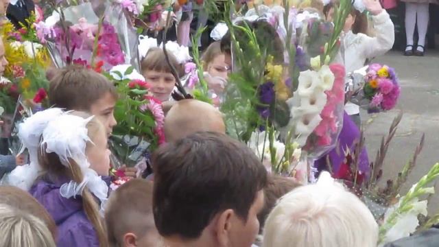 Первый раз в первый класс. Лёня пошёл в школу [3b2f-7nTvR4].mp4