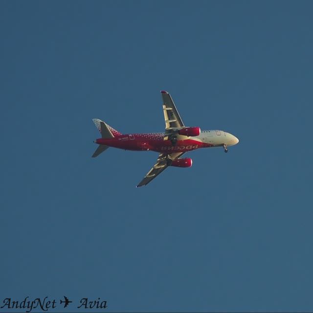 Sukhoi Superjet 100-95B авиакомпании «Россия» [RA-89125] заходит на посадку во Внуково 28.05.2024