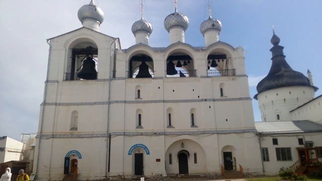 Перезвон в Ростовском кремле на Вознесение Христово. Сильный ветер почти всегда