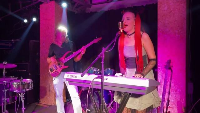 Unformy & Der Meister - Take Me Away (cover) live