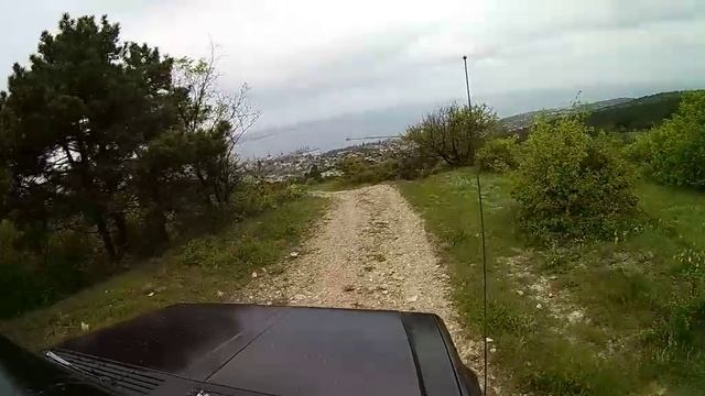 Живописный спуск с горы Тепе-Оба