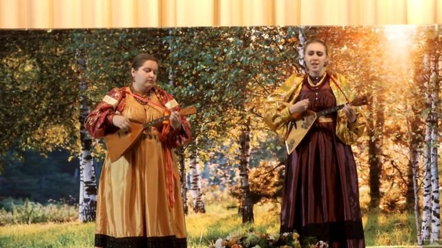 Концерт народных коллективов на большой сцене Магнитогорской консерватории им. М.И. Глинки.