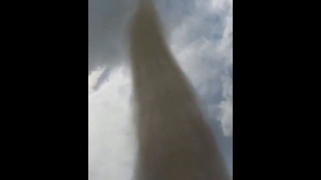 Вихрь и град