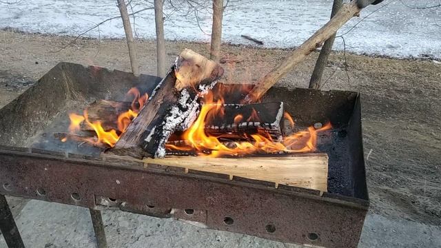 Зима. Мангал. Огонь...
